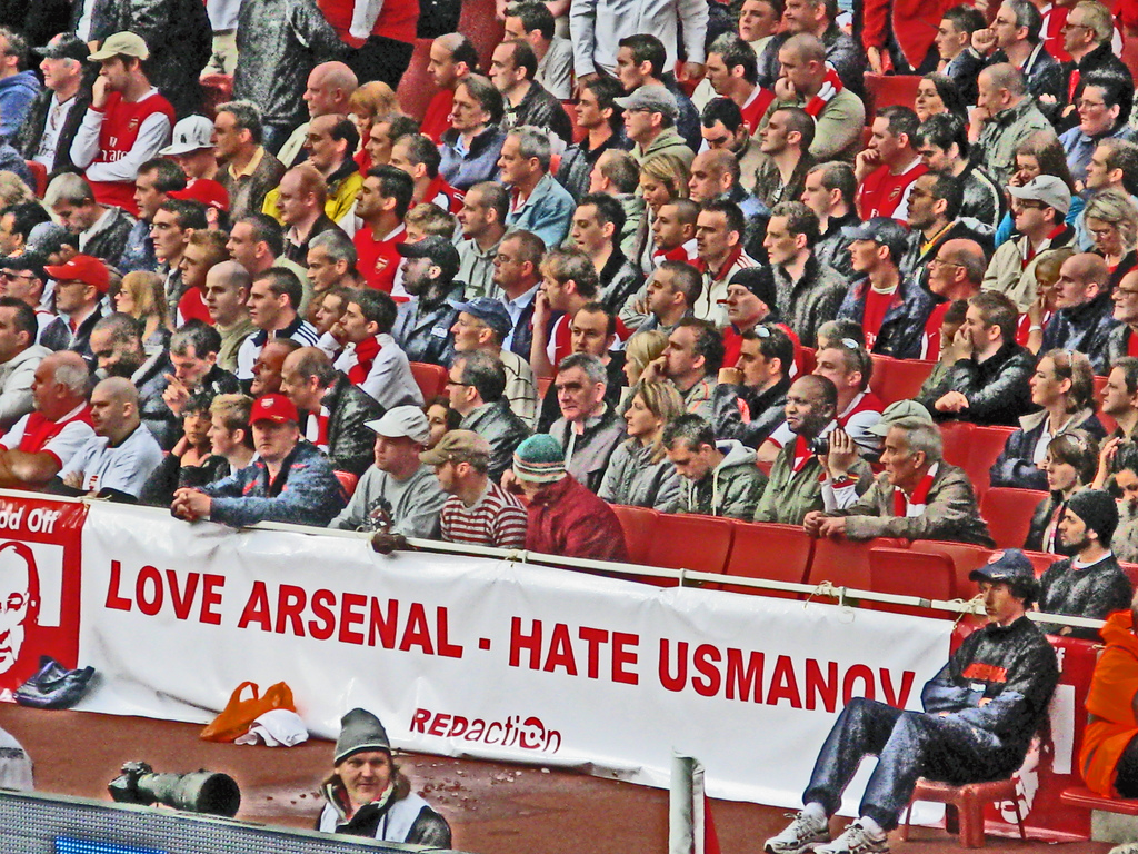 Arsenal: Embarrassing Banners | She Wore A Yellow Ribbon